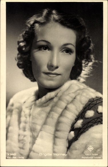 Ak Schauspielerin Brigitte Rau, Ufa Film, Portrait, Ist Mama nicht ...