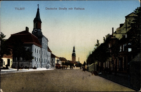 Ak Sowjetsk Tilsit Ostpreußen, Deutsche Straße mit Rathaus Nr. 10445943 ...