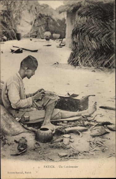 Ak Fatick Segenal, Un Cordonnier.. | Ansichtskarten günstig