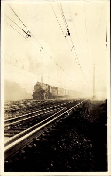 Foto Ak Philadelphia Pennsylvania USA, A Pennsylvanian freight train on ...