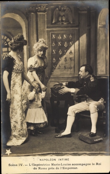 Ak Napoleon Intime, Scene IV, L'Imperatrice Marie Louise accompagne le ...