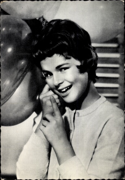 Ak Schauspielerin und Sängerin Conny, Cornelia Froboess Nr. 3842116 ...