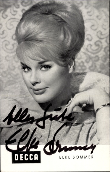 Ak Schauspielerin und Sängerin Elke Sommer, Portrait, Autogramm Nr ...
