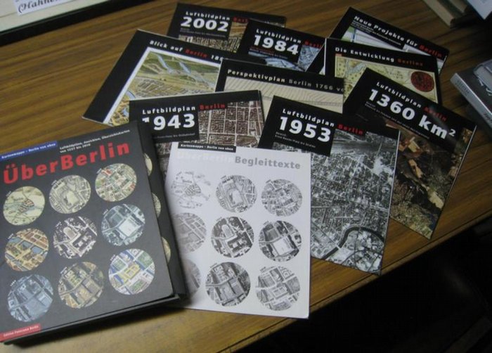 Über Berlin. - Begleittexte: Felix Escher, Ansgar Hinz, Takis Sgouros ...