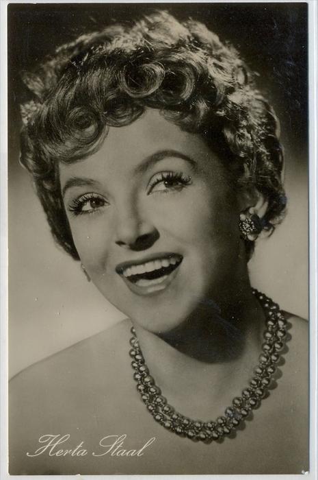 Herta Staal Verlag:VEB Progress Film-Vertrieb Berlin W8, Postkarte ohne ...