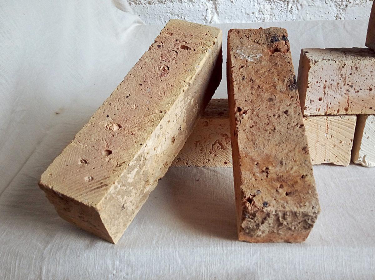 Beige gelbe Naturstein Optik Verblender Klinker Ziegel Riemchen Bricks ...
