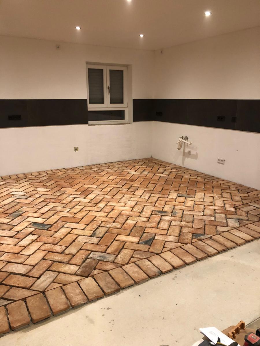 Boden Platten Fliesen Landhaus rustikal terracotta Rückbau Mauer Ziegel ...