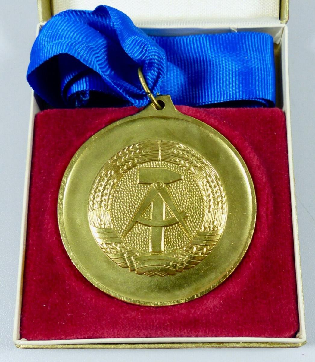 Original alte Medaille Deutscher Schlitten und Bobsportverband der DDR ...