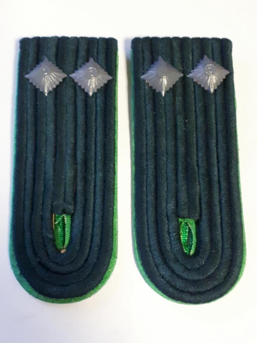 DDR Volkspolizei Schulterstücke Bereitschaftspolizei BePo Leutnant ...