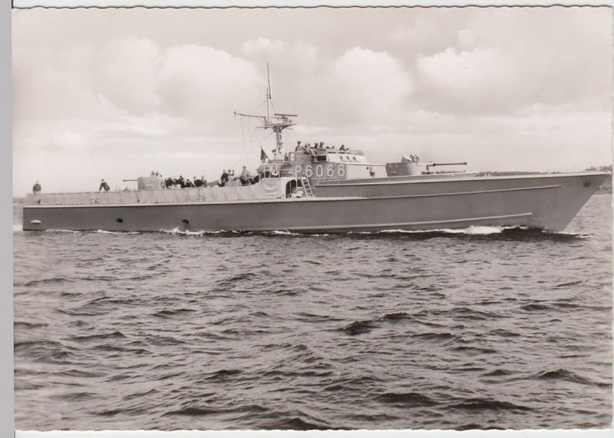 (106148) Foto AK Marine-Schnellboot "Fuchs" in Kiel, nach 1945 Nr ...