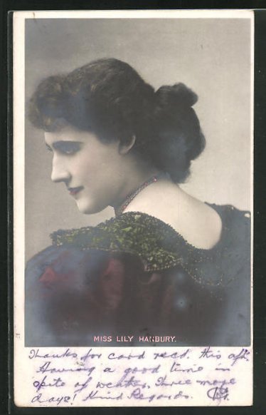 AK Schauspielerin Lily Hanbury im tollen Kleid über ihre Schulter schauend Nr. 9328630 ...