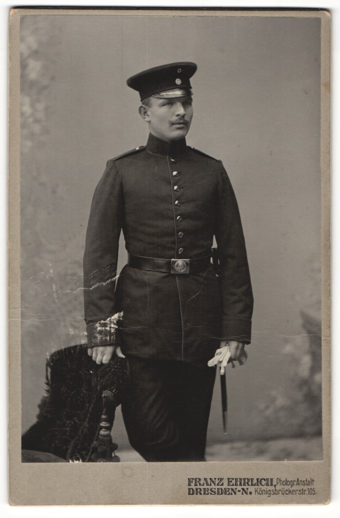 Fotografie Franz Ehrlich, Dresden, Portrait Soldat in Uniform mit ...