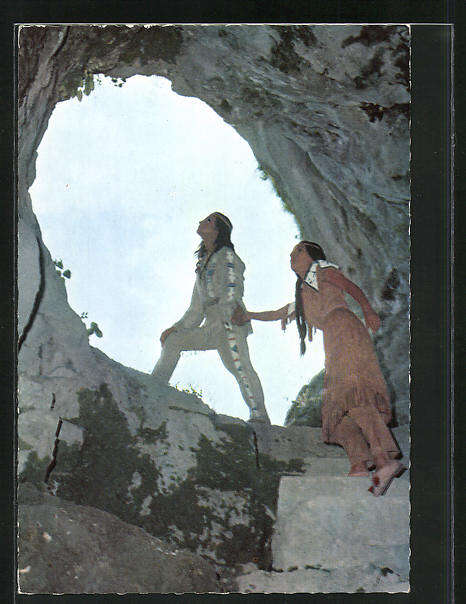 AK Szene aus Winnetou 2 nach Karl May, Karin Dor und Mario Girotti als ...