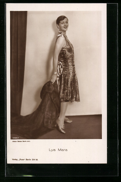 AK Schauspielerin Lya Mara, stehend im... | oldhting.de