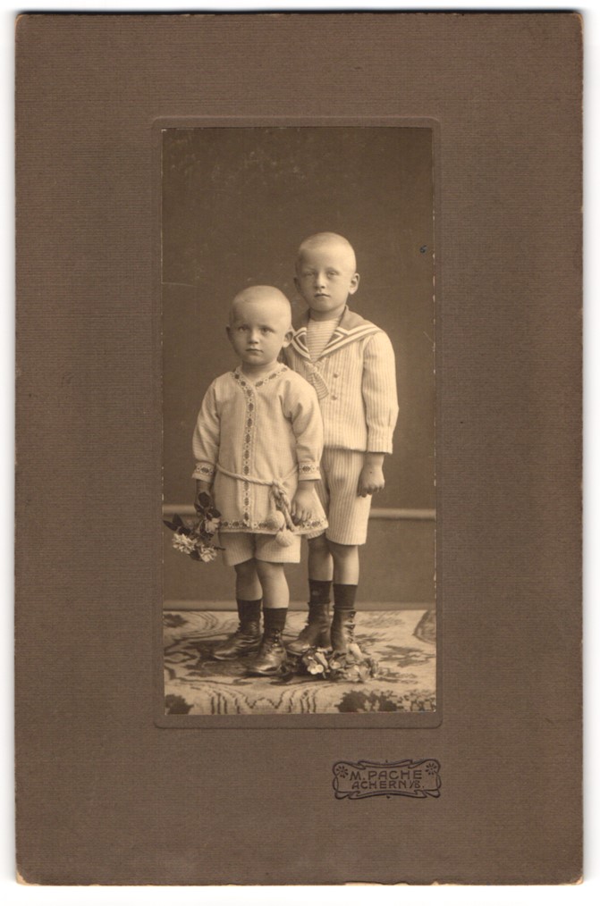 Fotografie M. Pache, Achern, junge.. | Fotografie günstig