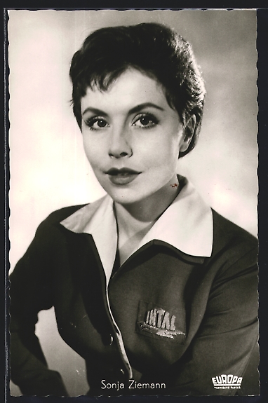 AK Schauspielerin Sonja Ziemann im.. | Ansichtskarten günstig
