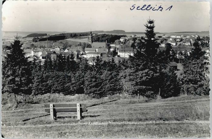 AK / Ansichtskarte Selbitz_Oberfranken Panorama Brunnen Kirche Selbitz ...