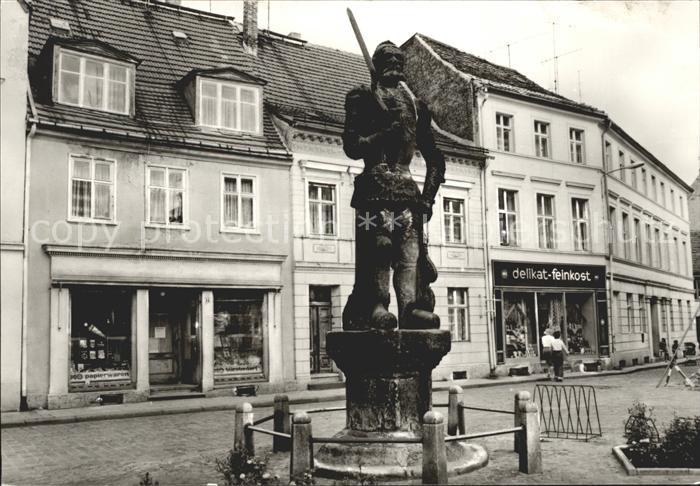 AK / Ansichtskarte 73840116 Perleberg Teilansichten Rathaus Marktplatz ...