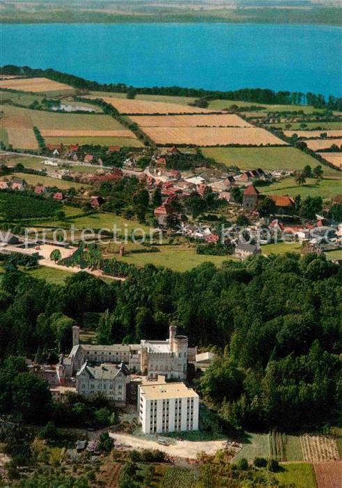 AK / Ansichtskarte Selent Fliegeraufnahme mit Schloss Kat. Selent Nr ...