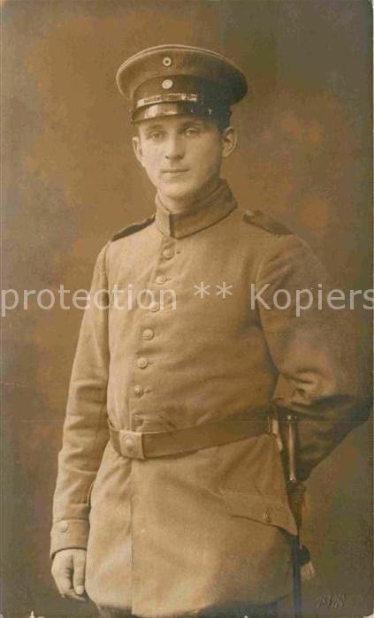 AK / Ansichtskarte Militaria WK1 Soldat Feldartillerie Portrait Uniform ...