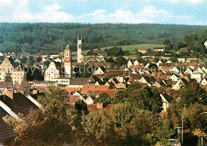 AK / Ansichtskarte Krumbach_Schwaben Stadtpfarrkirche mit Schloss ...
