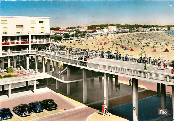 AK / Ansichtskarte Royan_Charente Maritime Le Portique La Plage Royan ...